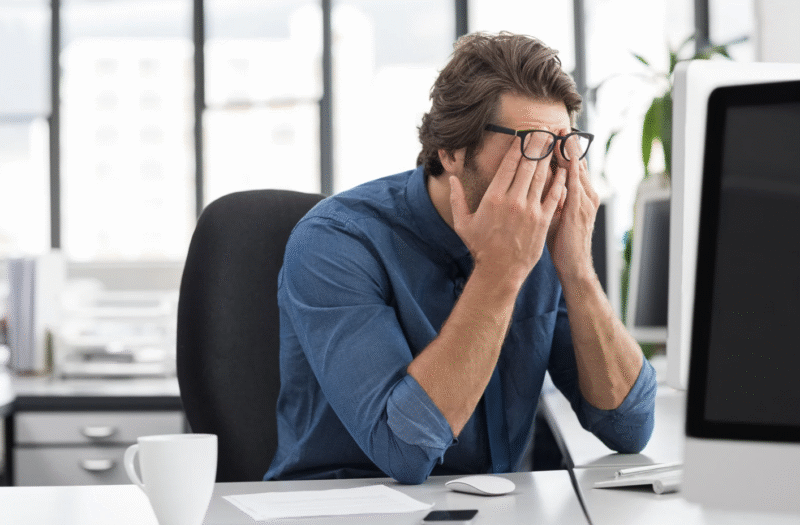 Imposter Syndrome: Signs & Psychologist Tips