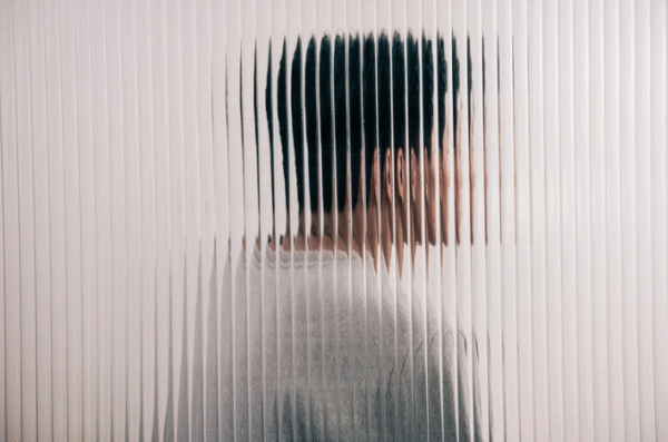 Imposter Syndrome: Signs & Psychologist Tips